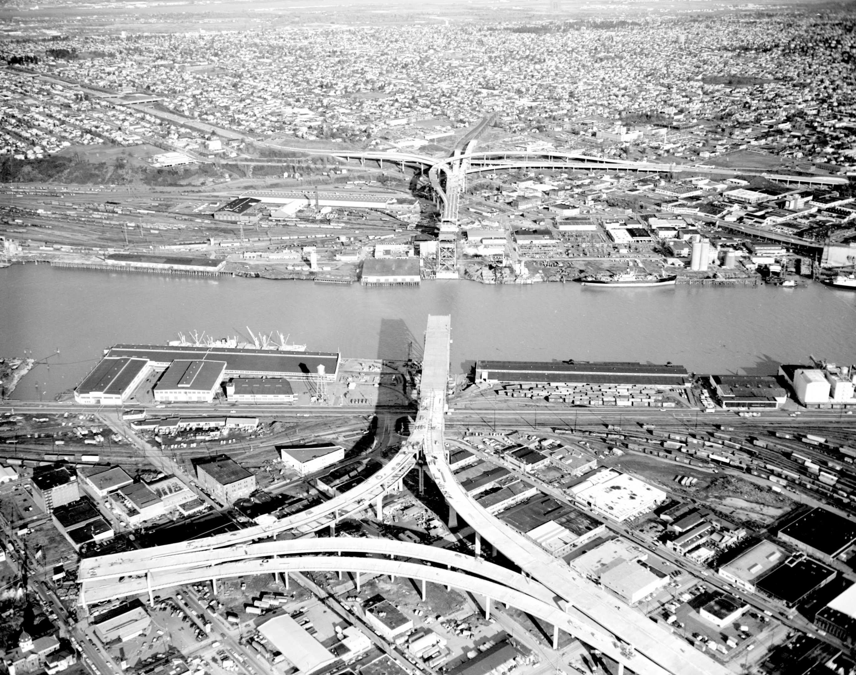 MONUMENTAL PUBLIC WORKS: FREMONT BRIDGE